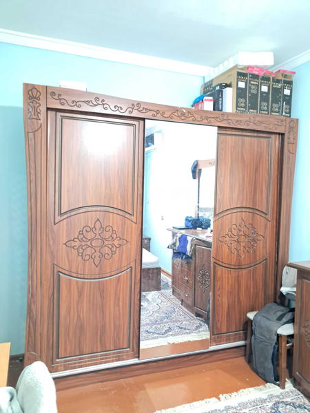 Продам спальный гарнитур, комплект   диван трюмо шкаф тумба