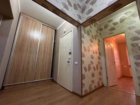 Продается 3/6/9 квартира на Сергели-2.