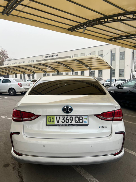 BAIC EU5  Электромобиль