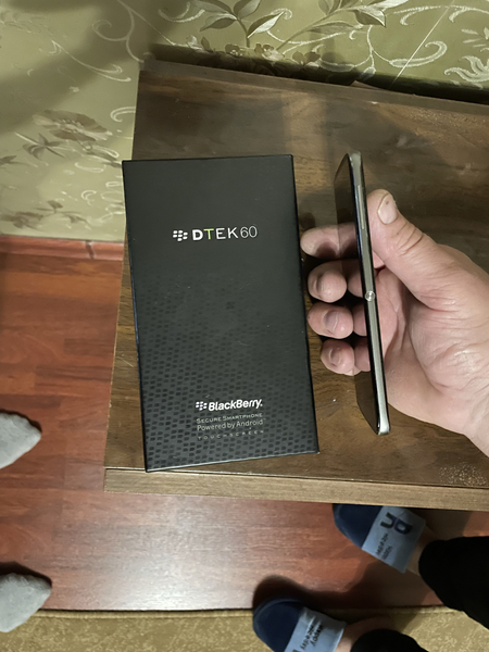 Продается BlackBerry  DTEK60