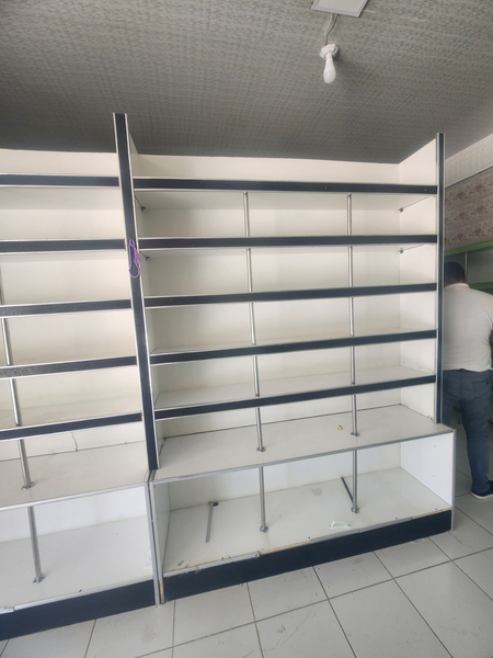 Magazin polkasi sotiladi