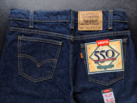 VINTAGE 1994 Made in U.S.A. LEVI'S® 550™ Orange Tab™ Jeans — W32 L34