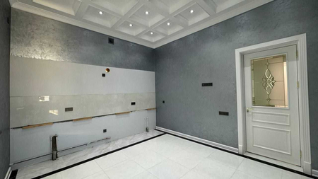 Продается Дом  сот 2,5 , на М-Улугбекском  районе ул:Сайкалай (J3105)