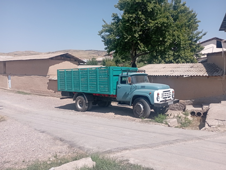 Zil sotiladi ural mator yangi qilingan