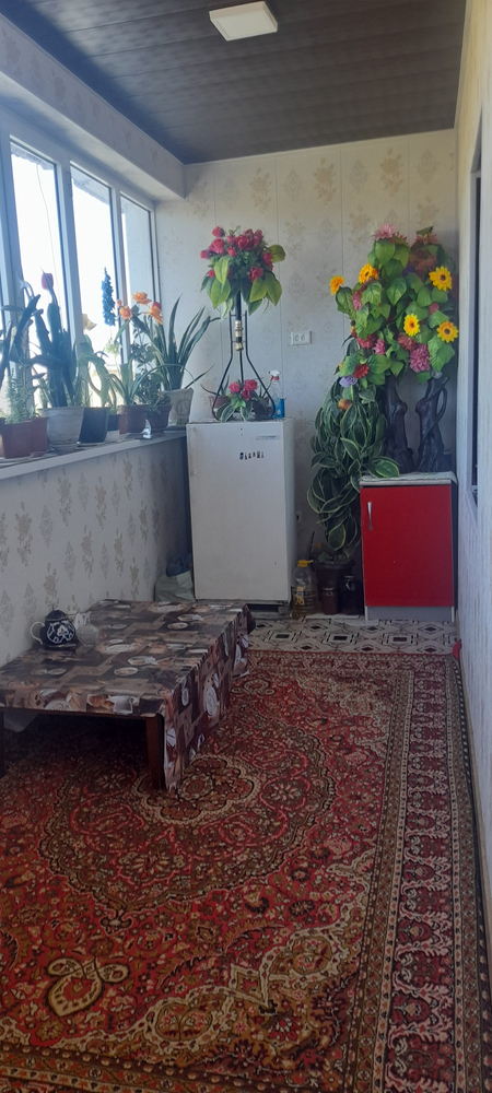 Qarshi shahri markazidan Paxtazor 61 uy 15 xonadon 4xonali uy sotiladi