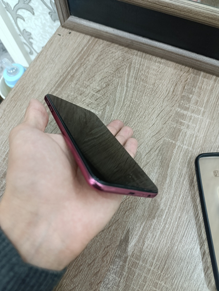 Samsung J4+ sotiladi