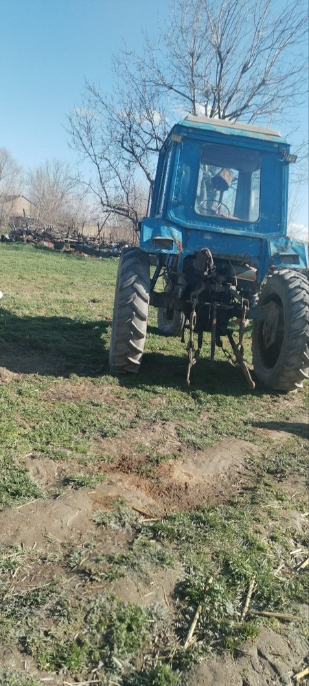 MTZ 80 sotiladi ishonchli