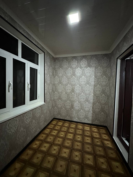 Сергели 4.  1в2комнатная. 40м2.
