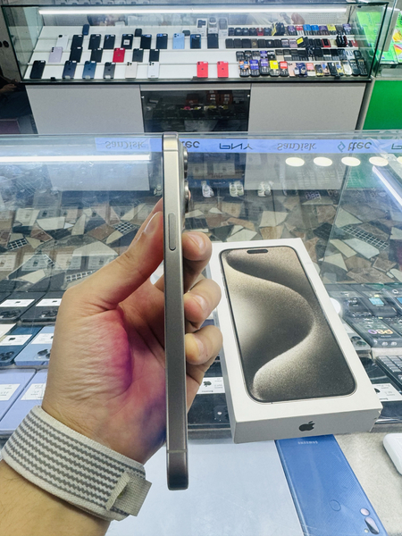 iPhone 15 Pro Max 256 gb natural