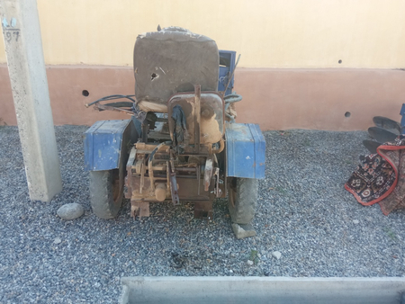 Mini Traktor sotiladi