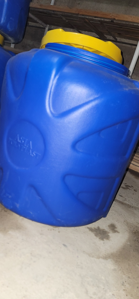 Srochno Bochka 200 litr asiya plast 130.000 sumdan