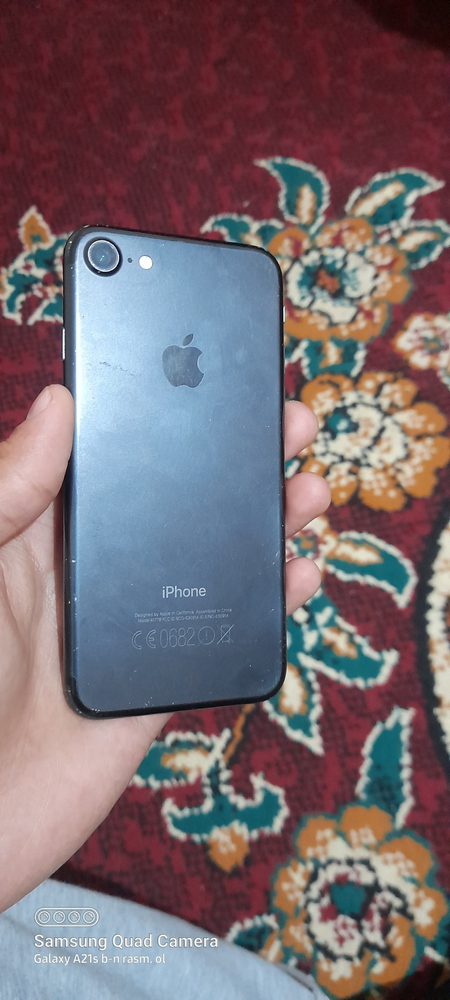Iphone 7  jet blacķ