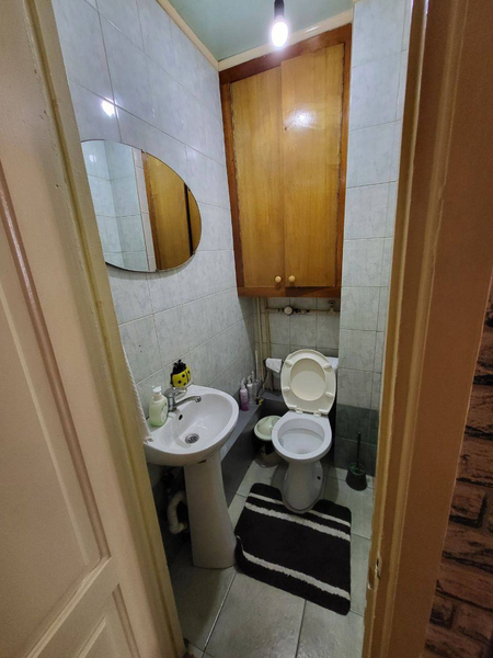 ПРОДАЕТСЯ 4в5/4/12
на Нукусской
ор: бывш. Гламур
(Мирабадский район)