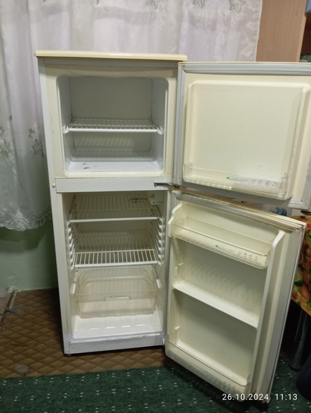 Срочно продам холодильник Самсунг