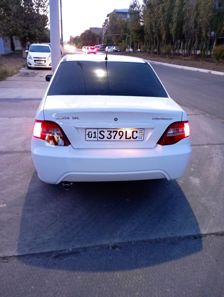 Nexia 2.  1 ,6 sotiladi 2010yil