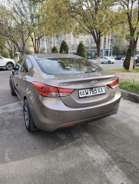 Huyndai Elantra 2012