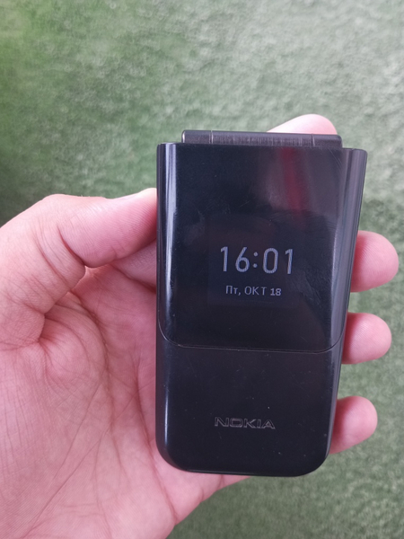 Nokia 2720  Раскладушка
