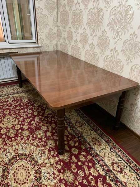 Продается стол , за 800 тыс сум
