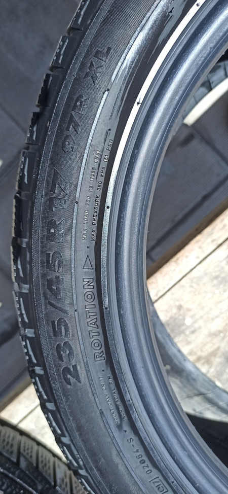 Шины nokian hakkapeliitta 215/50/17, 235/45/17