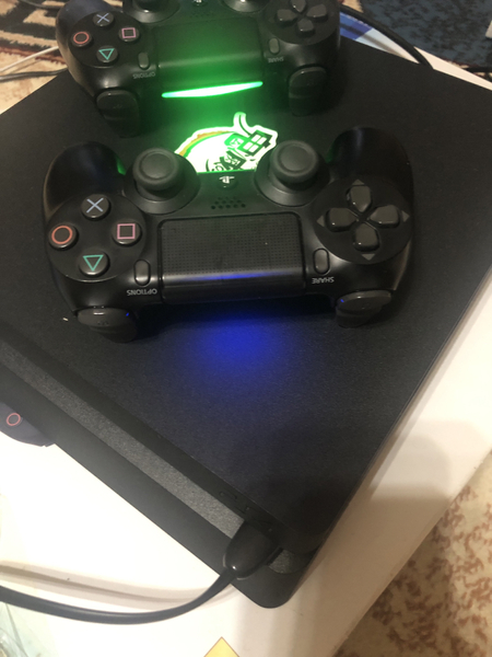 Playstation 4 slim