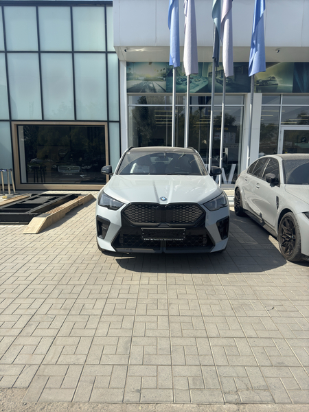 BMW iX2 xDrive30