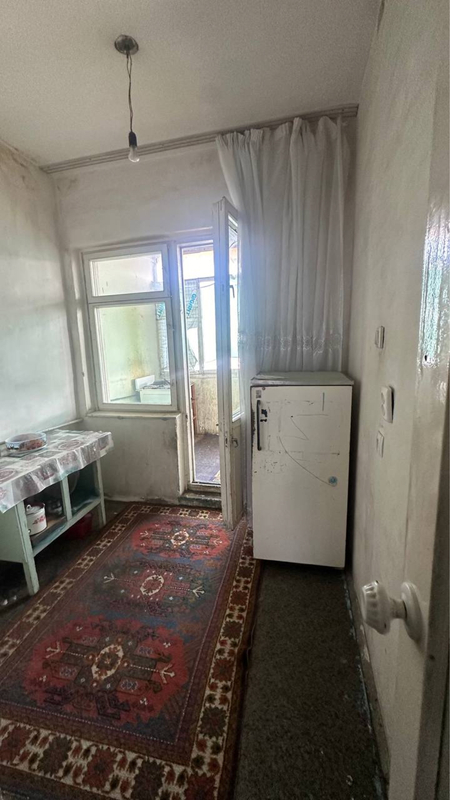 Срочно на Чиланзаре 25 кв 2 ком срочно
