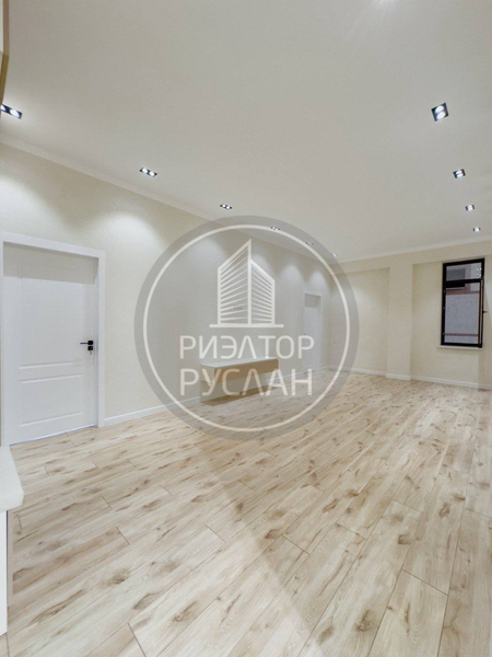 3/2/5 Буюк Ипак Йули 70m² Циолковский Кирпич Новостройка