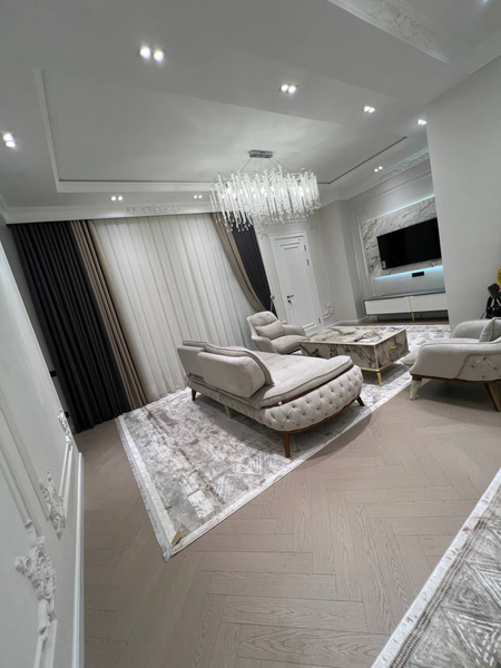 Аренда Жк Казахстан 4/4/10 140м2  Минор метро