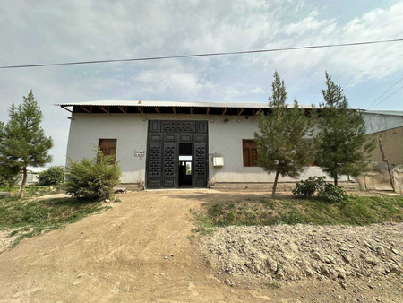Tayyor hovli sotiladi.