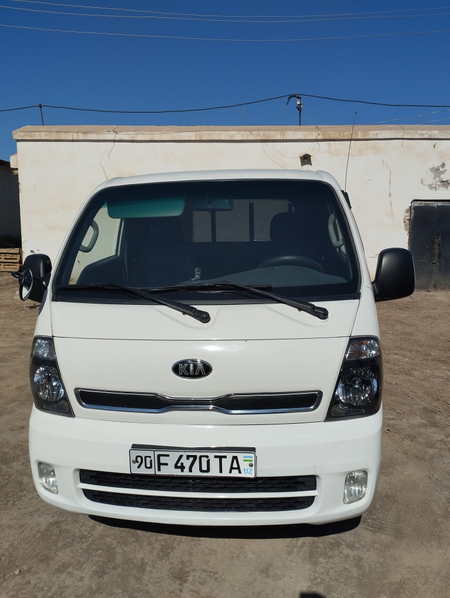 Kia bongo yili 2015