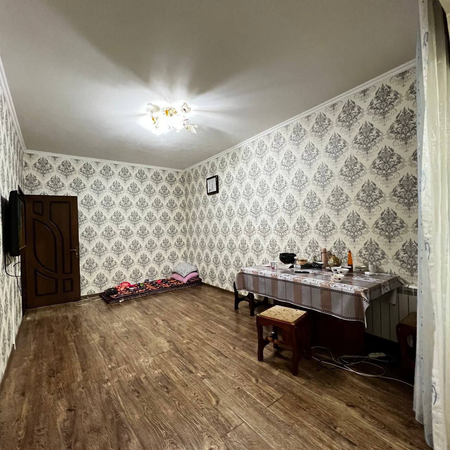 Продается 2 в3 комнатная квартира. Массив Феруза