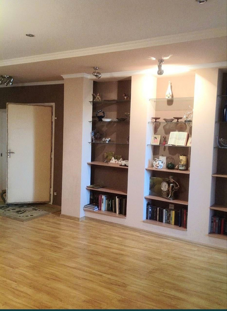 Яккасар. 77 серия 3хкомн квартира, кирпич, разделка