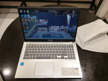 Asus X515 srochna sotiladi.