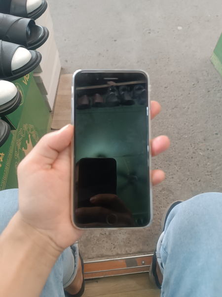 Iphone 7 plus 128 gb  sotiladi faqat naqtga