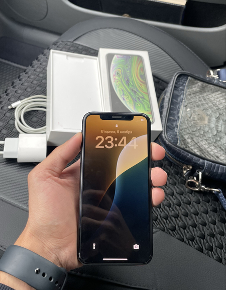 IPhone Xs  Black