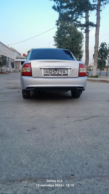 Лада приора сотилади