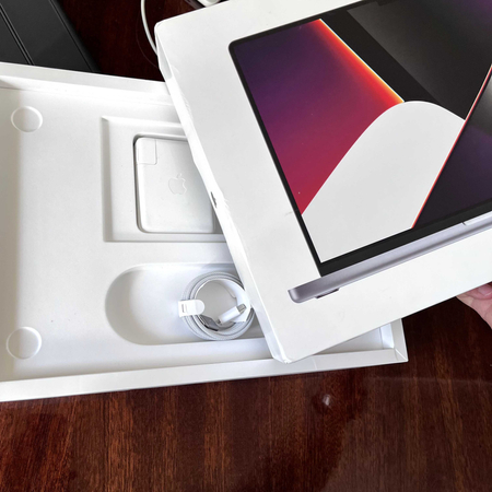 Macbook pro M1 pro 16inch 16/512