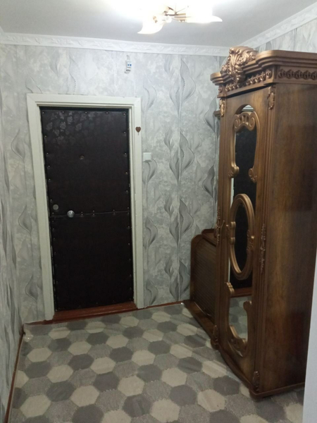 Navoiy shaxarda 3xonali kv sotiladi