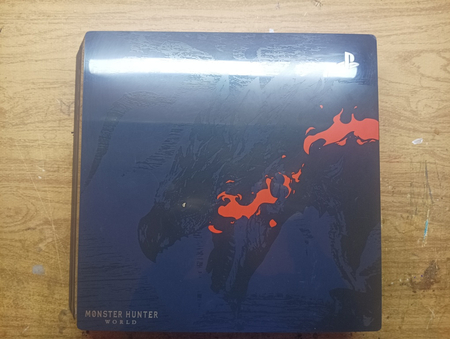 Ps 4 pro limited edition 1T