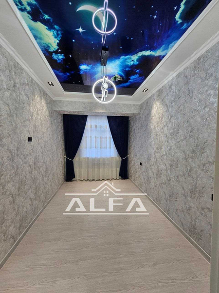 3 xonali 90m² 3-qavat sotiladi.