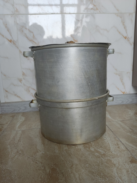 Продам мантышницу,полку для посуды, вакуумный массажёр.