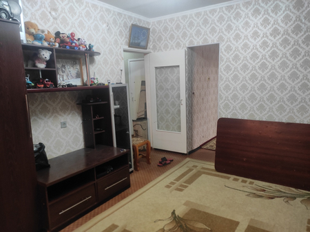 Срочно Продается квартира на 11 Мик 15 доме одно комнатная квартира