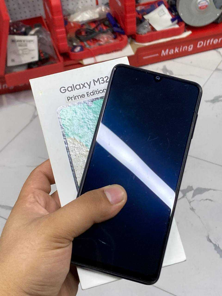 Samsung M32 64 gb