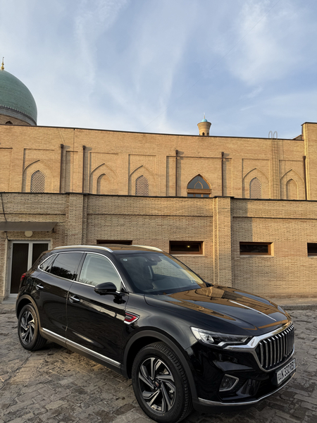 Hongqi H S 5 yengi idial xolati