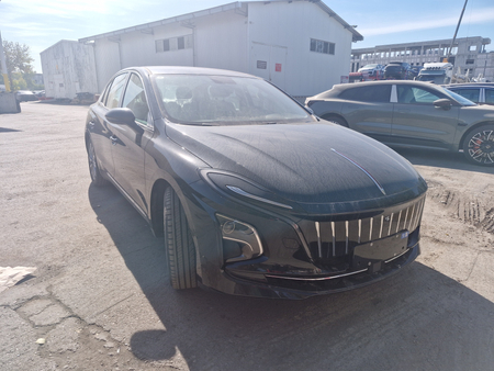 Hongqi e-qm5  1 соатда номизга наличие