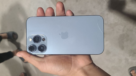 IPhone XR 13 qilingan 128 holati yaxshi