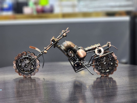Suviner mototsikl metal
