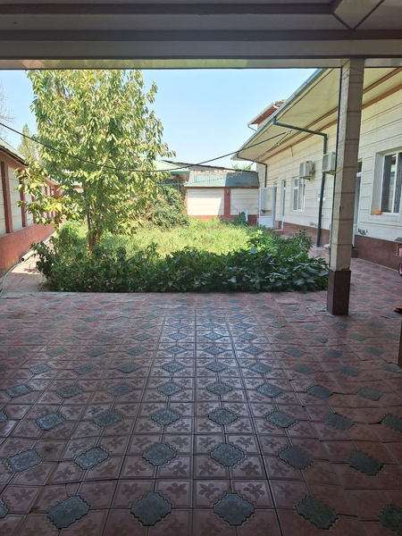Дом с участком,  3 комнаты,  кухня 2 санузла,  3,2  соток земли.