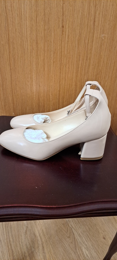 Продаю женские  туфли 37 размера, новые