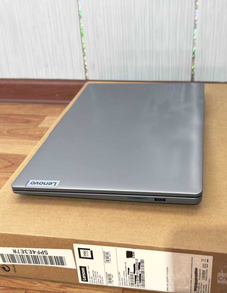 Lenovo intel i3-1305U  - 1.6GHz
